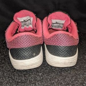 Nike | Shoes | Girls Nike Size 8 Sneakers | Poshmark